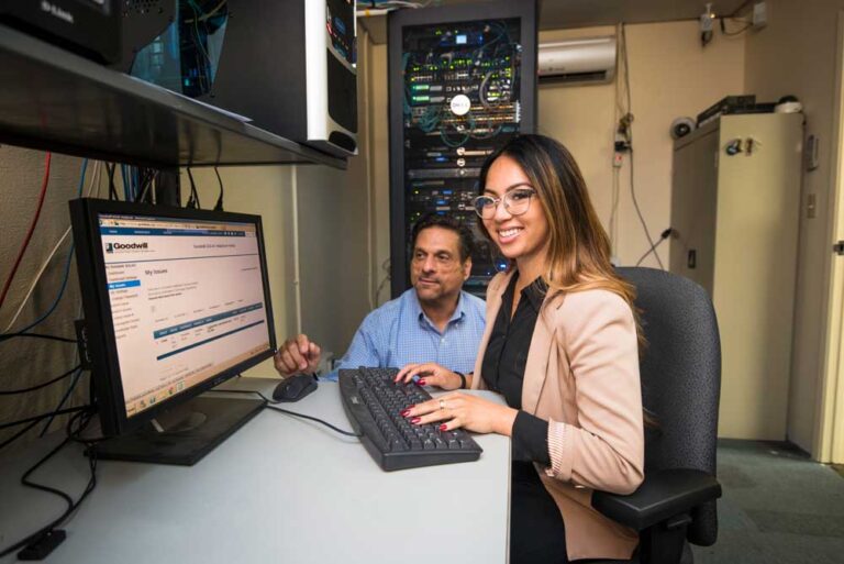 Free Employment Services & Computer Usage at Goodwill Career Centers in ...